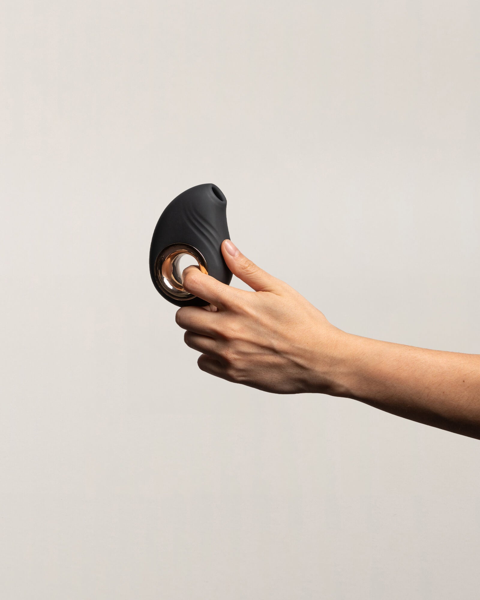 FIORA | Succionador de clítoris con control por app a distancia – meibi